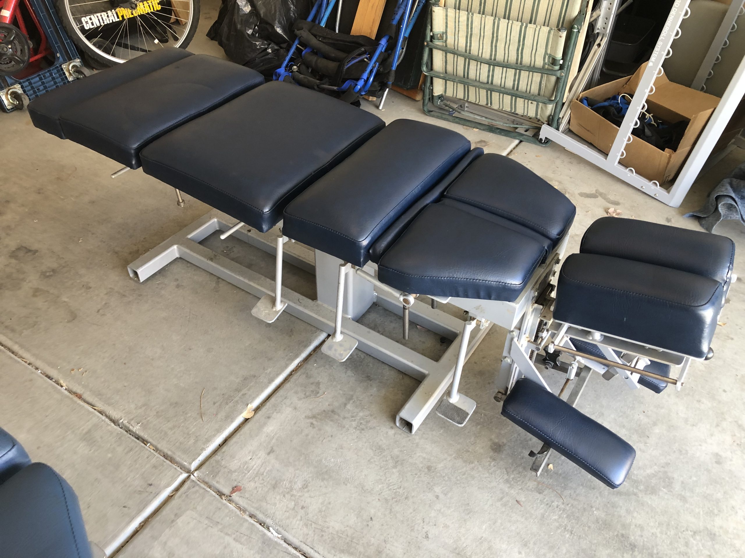 Omni stationary adjusting tables available – Chirocom