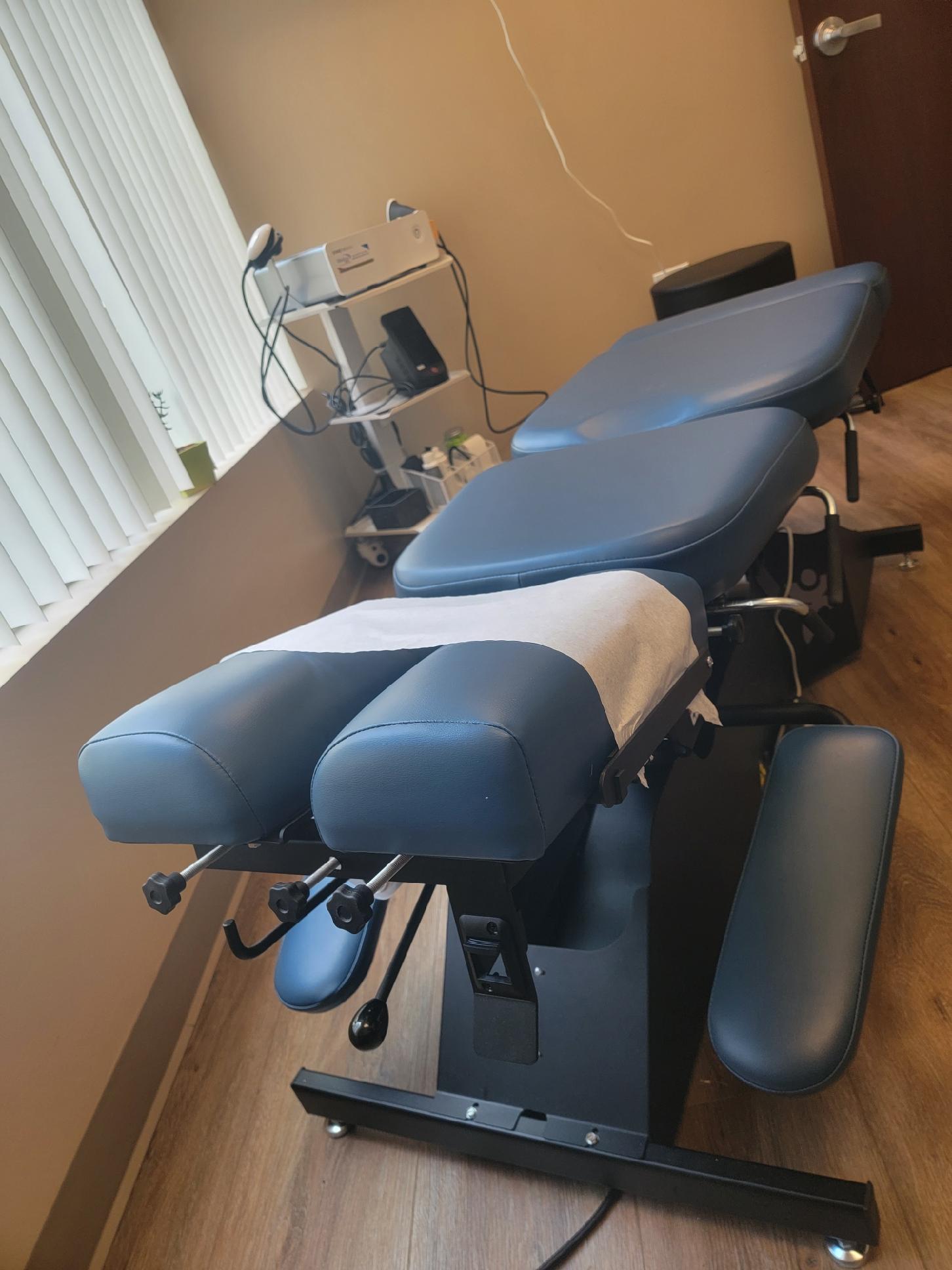 Pivotal Health Solutions Adjustment Drop Table – Chirocom